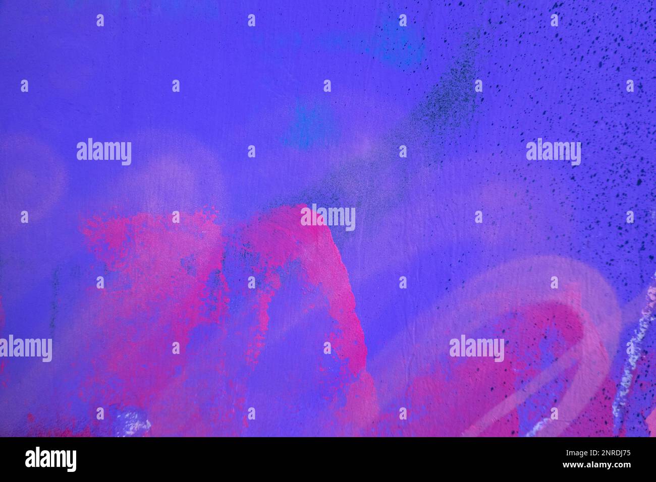 Magenta paint splatter hi-res stock photography and images - Alamy