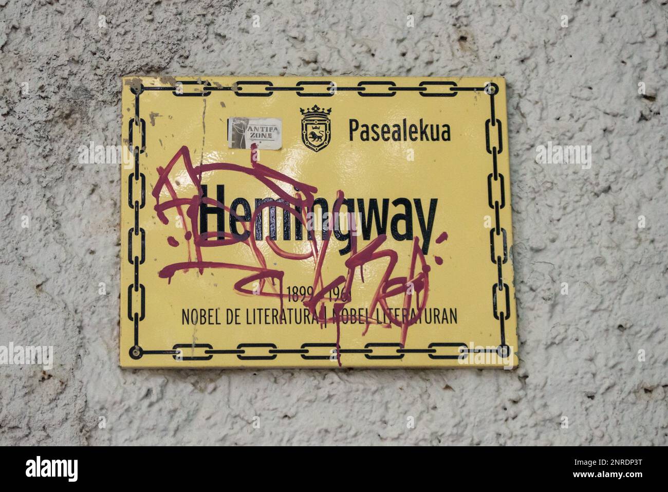 Graffiti on the Hemingway promenade street sign Stock Photo - Alamy