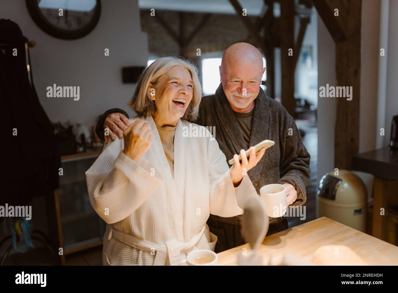 Woman laughing at man hi-res stock photography and images - Alamy
