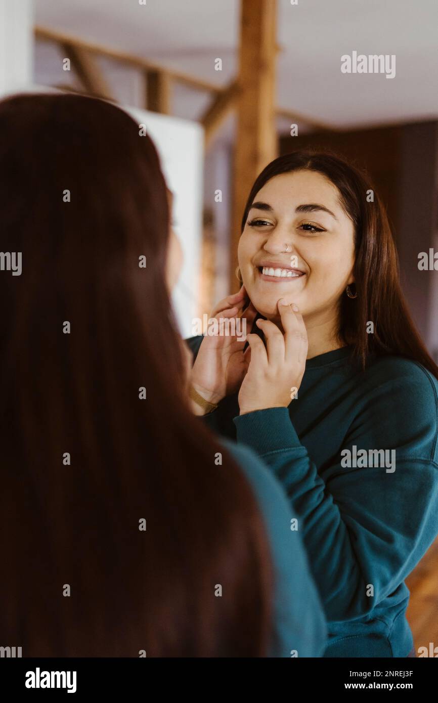 Self love mirror hi-res stock photography and images - Alamy