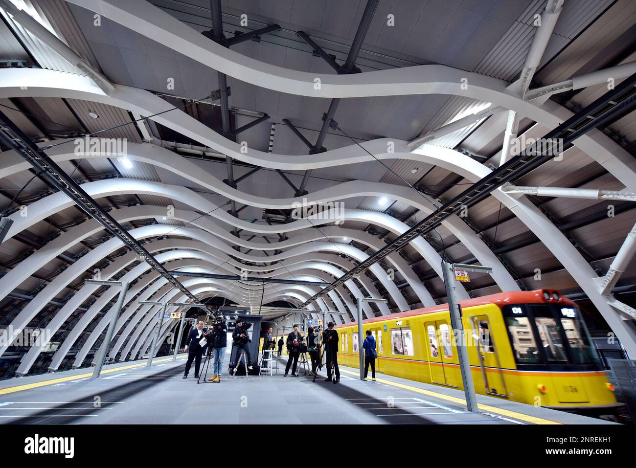 The operation of the new Shibuya Station on the Tokyo Metro Ginza Line ...