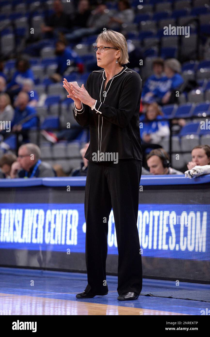 TERRE HAUTE, IN - DECEMBER 30: Indiana State Sycamores head coach Vicki ...