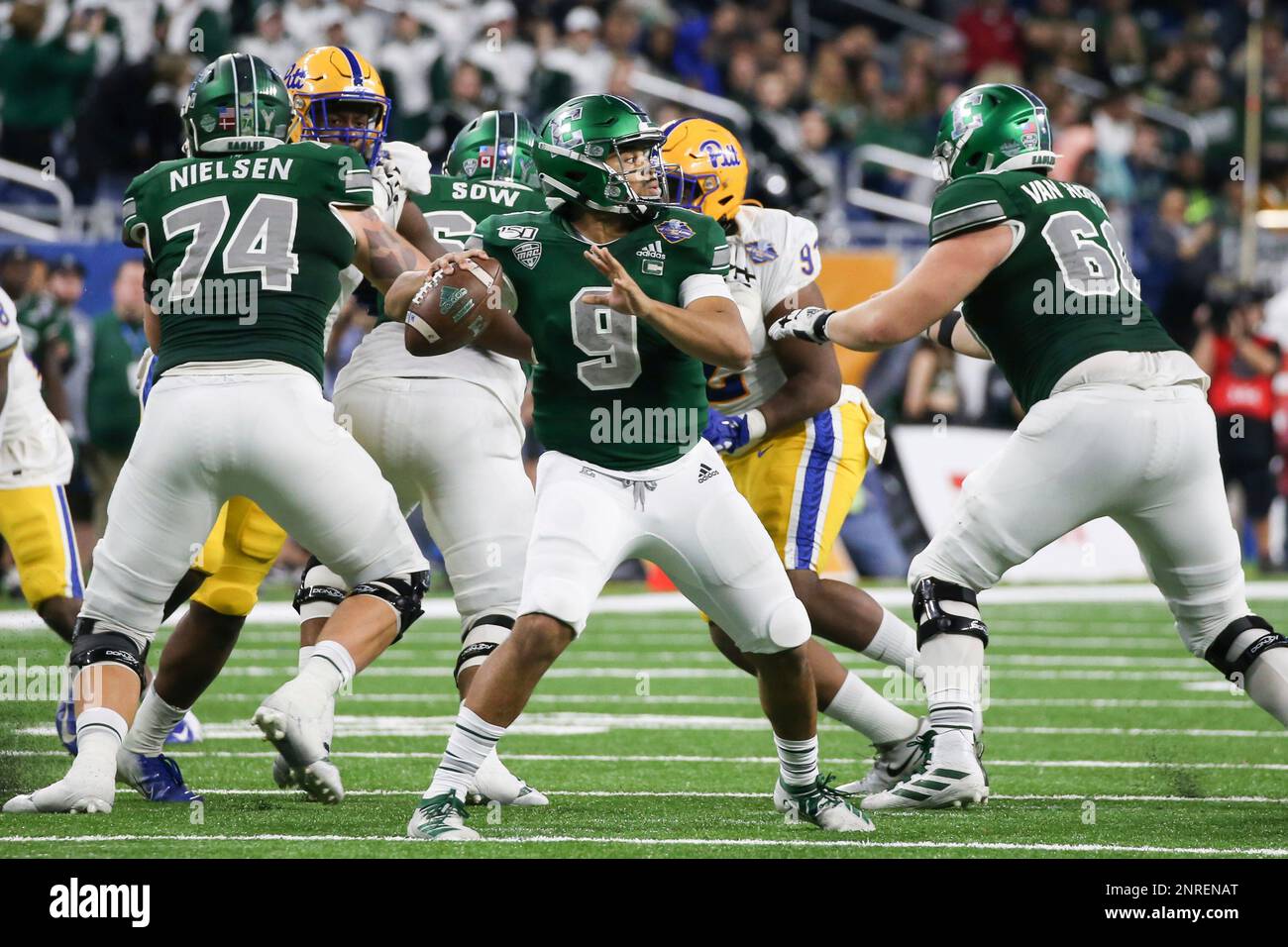 DETROIT, MI - DECEMBER 26: Eastern Michigan Eagles quarterback Mike ...