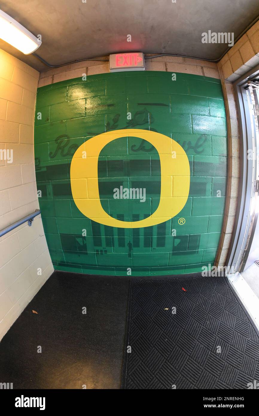 Oregon locker room wall sticker before the Rose Bowl NCAA college ...