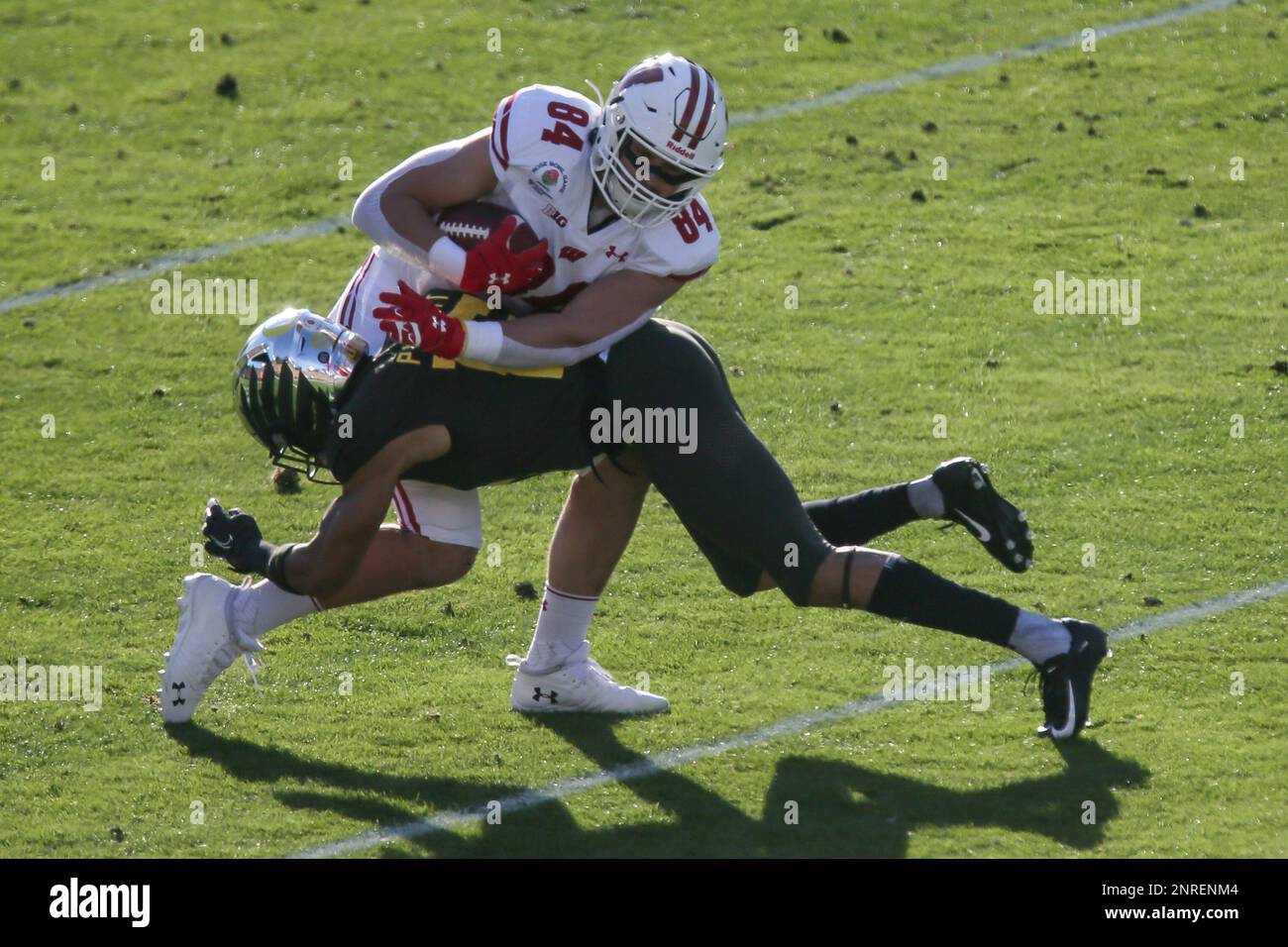 Wisconsin Badgers tight end Jake Ferguson (84) makes a catch against ...