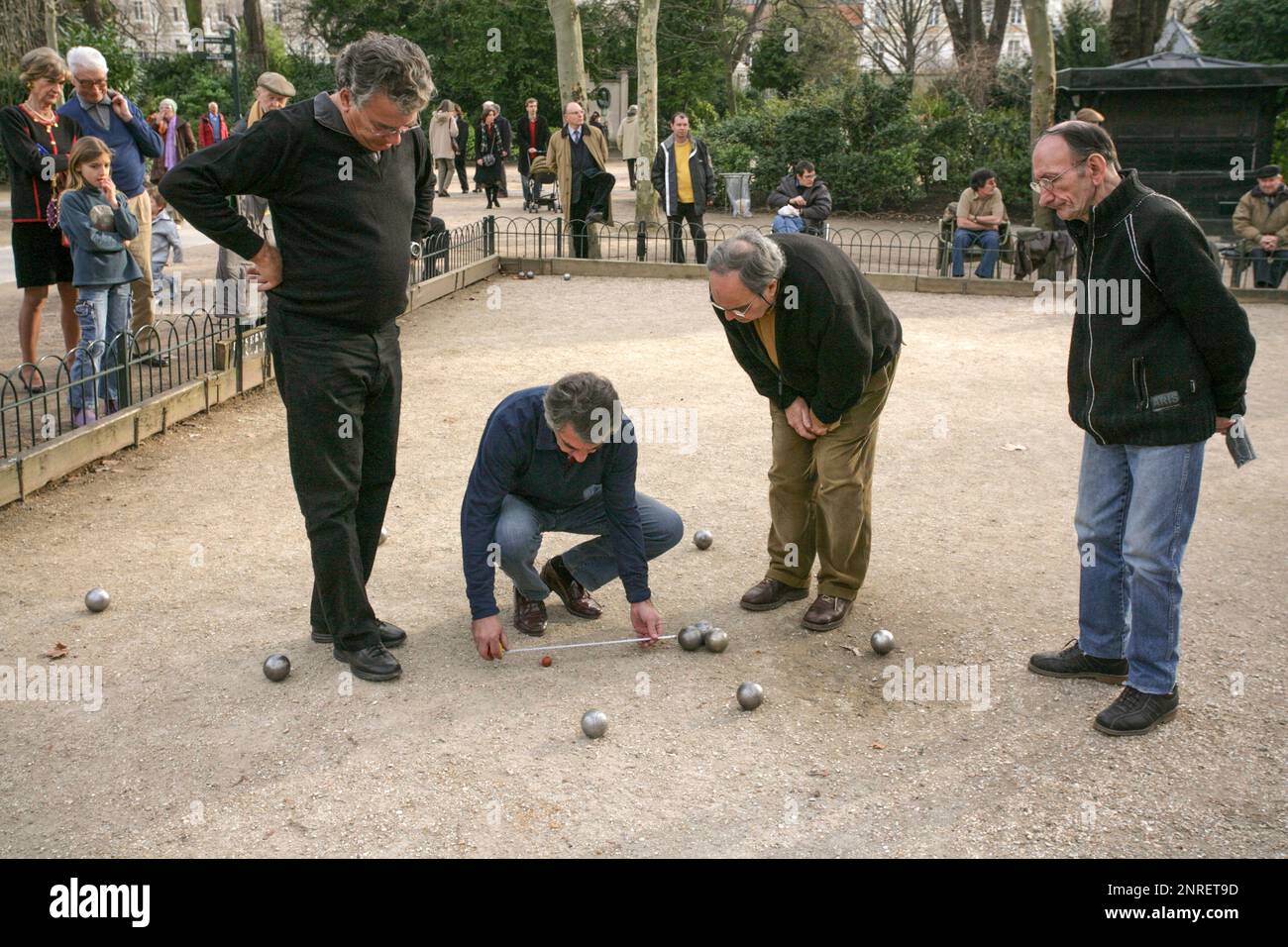 PETANQUE IN PARIS Stock Photo - Alamy