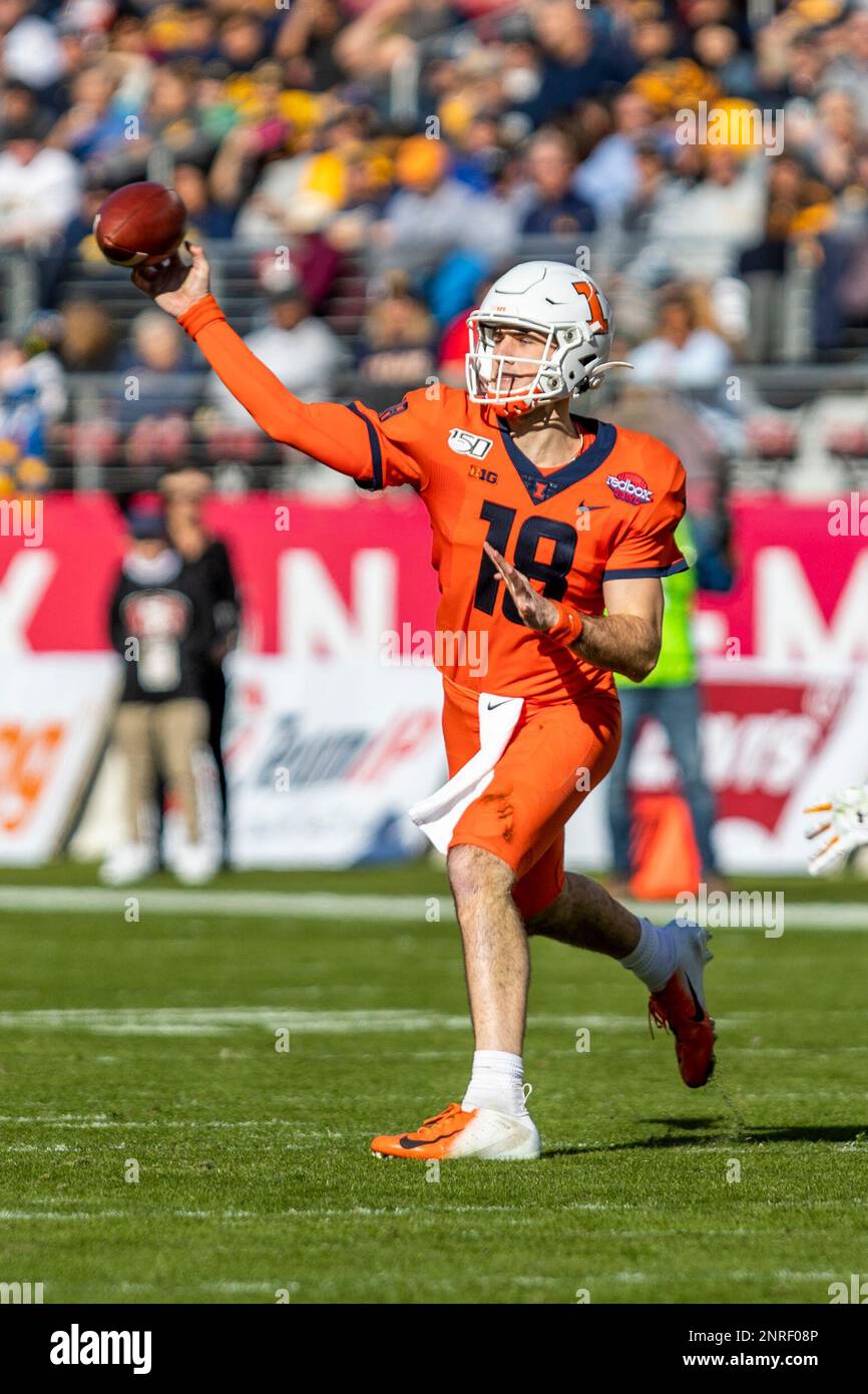 SANTA CLARA, CA - DECEMBER 30: Illinois Fighting Illini quarterback ...