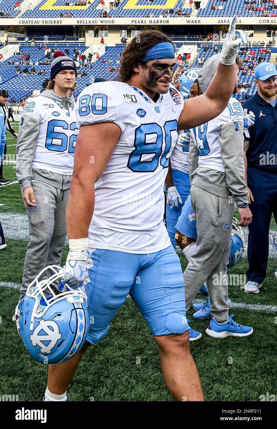 ANNAPOLIS, MD - DECEMBER 27: North Carolina Tar Heels tight end Jake ...