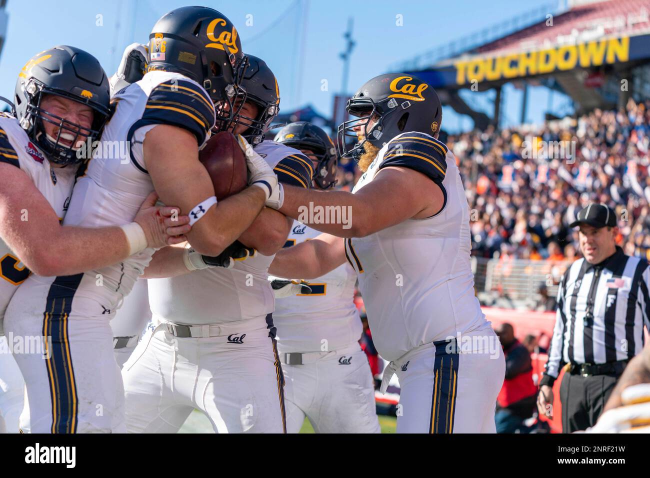 California Golden Bears tight end Collin Moore (16) and teammates ...