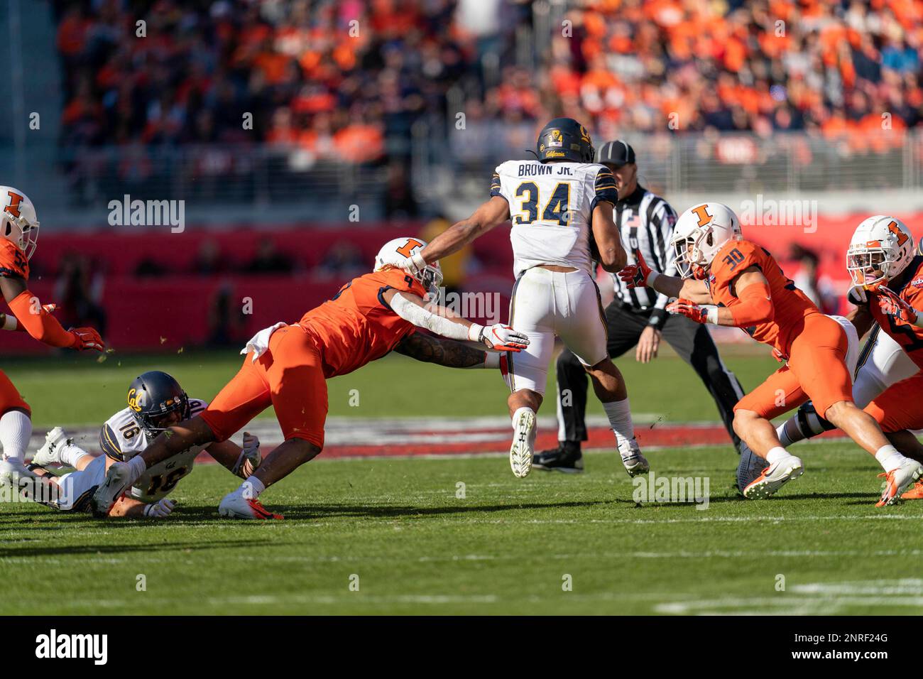 California Golden Bears running back Christopher Brown Jr. (34) breaks ...