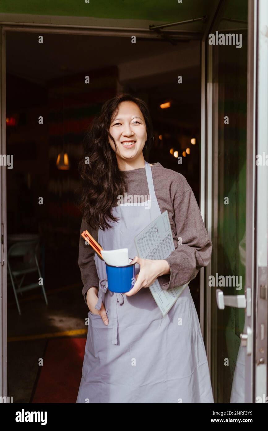 Female restaurant owner hi-res stock photography and images - Alamy