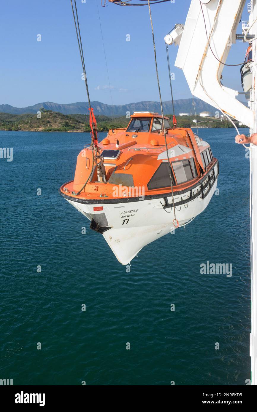 Ships lifeboat tender hi-res stock photography and images - Alamy