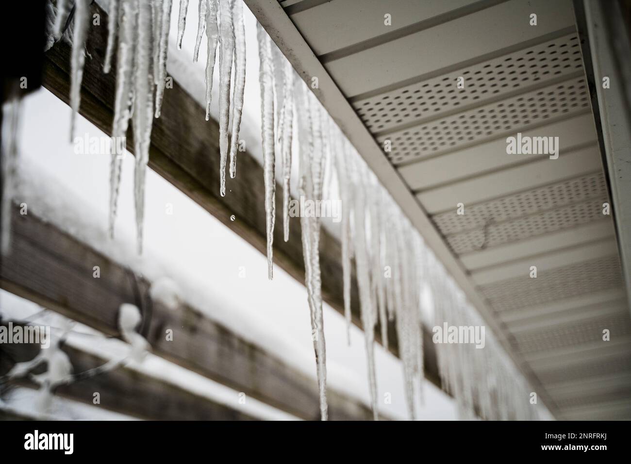Water dripping to ice hi-res stock photography and images - Alamy