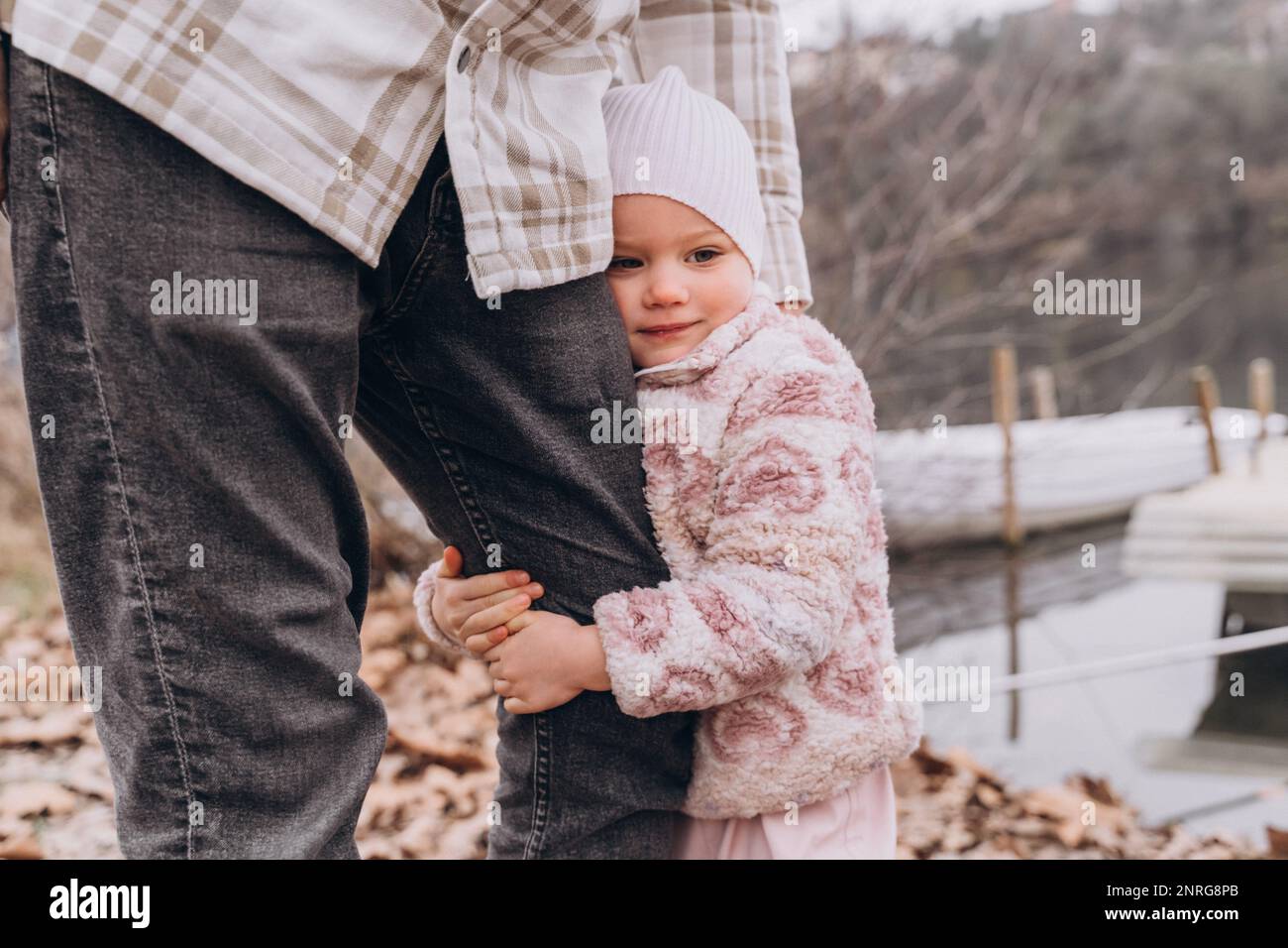 Dad hug baby girl hi-res stock photography and images - Alamy