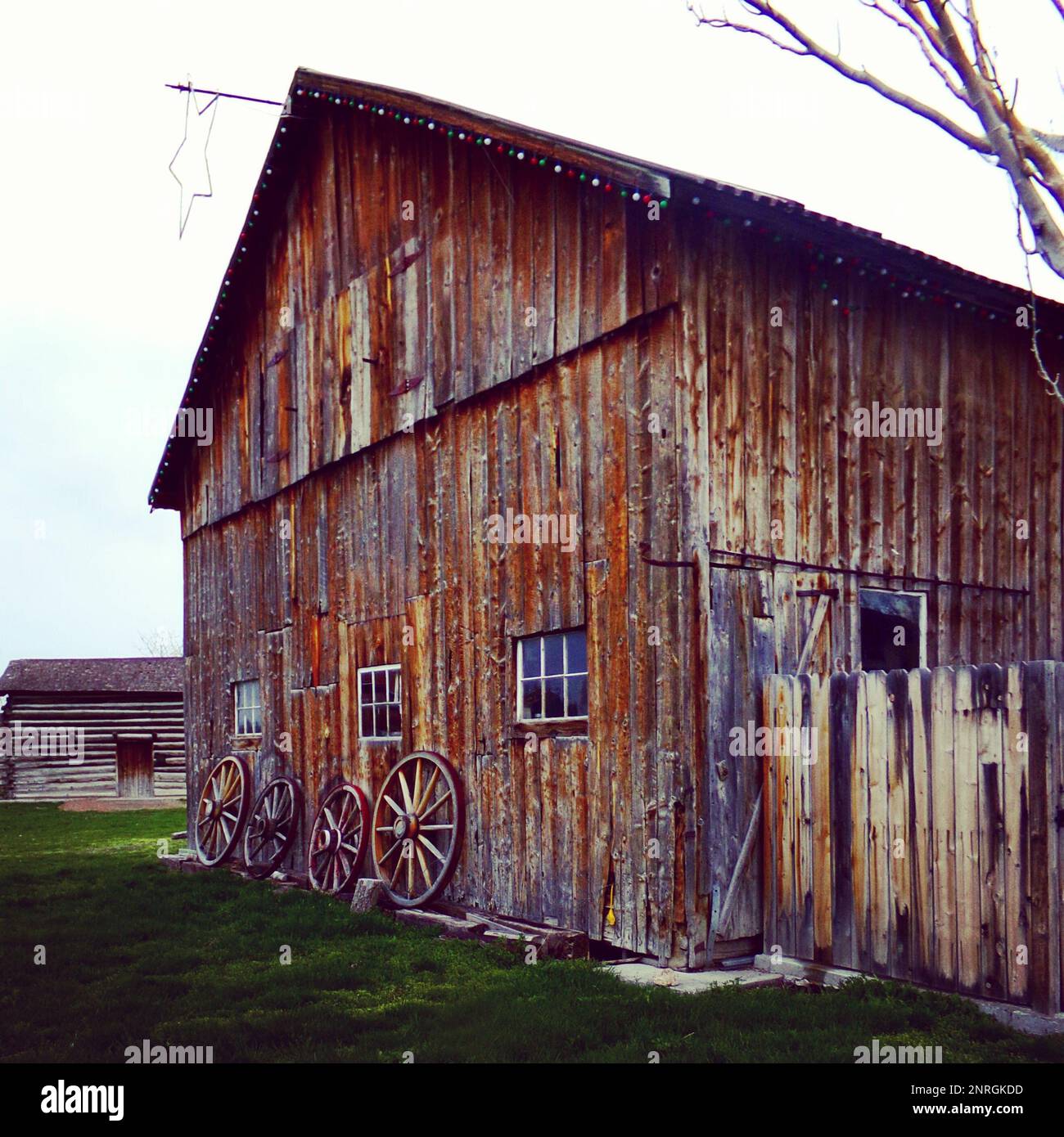 Old red barn in the american west Stock Photo - Alamy