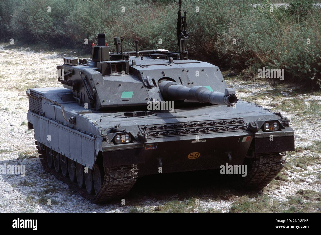 - Italian army, Ariete tank - esercito italiano, carro armato Ariete ...