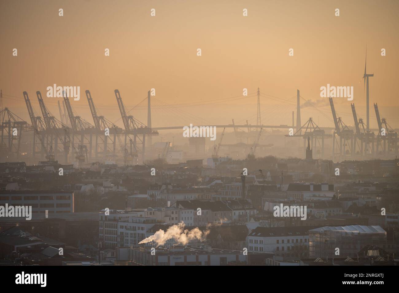 Cityscape koehlbrand bridge hi-res stock photography and images - Alamy