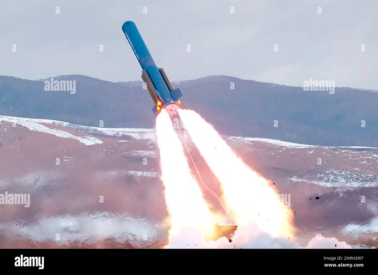 Shooting training of Japan Ground Self-Defense Force (JGSDF) Seventh ...