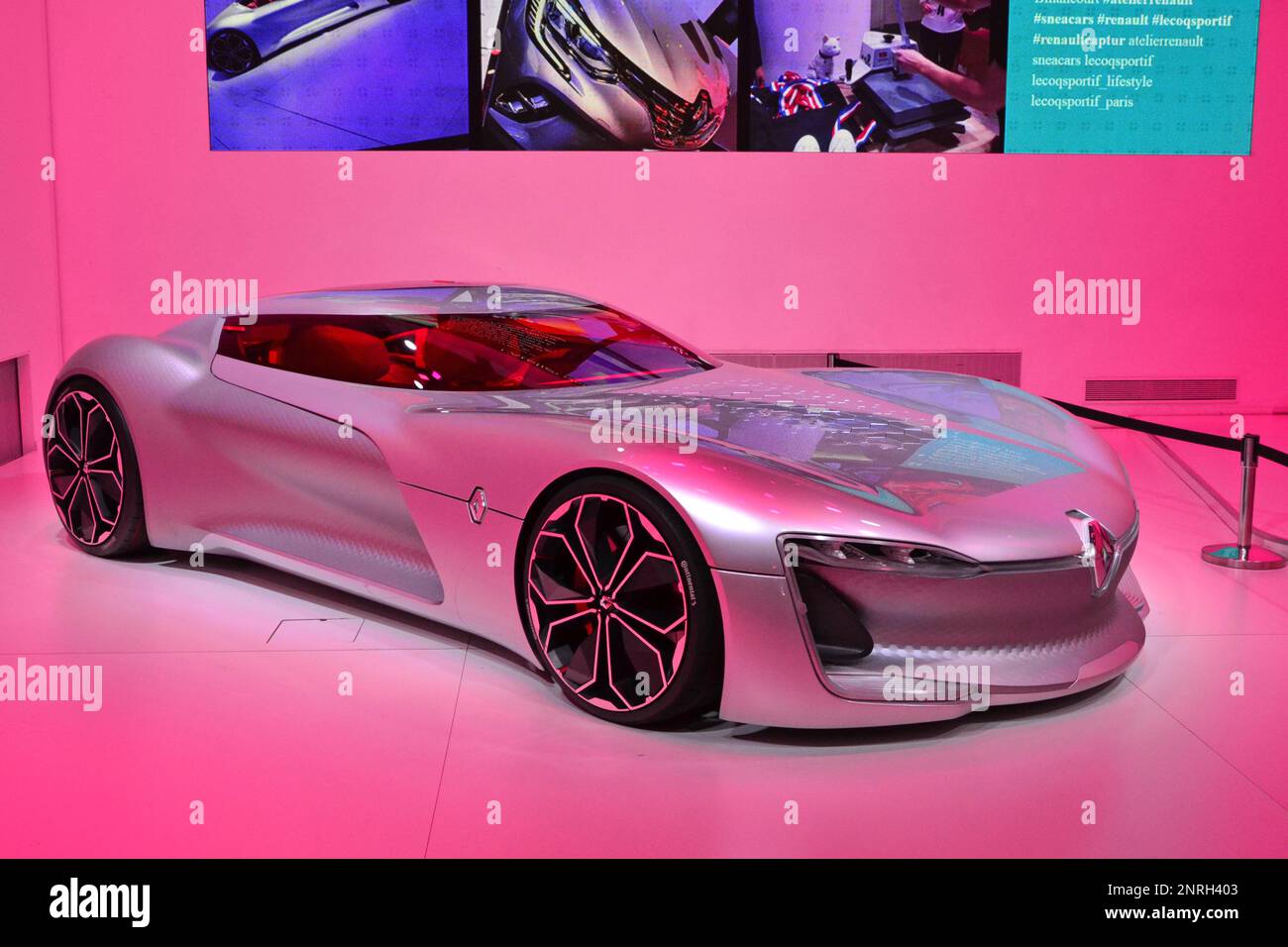 Renault car showroom champs elysees hi-res stock photography and images ...