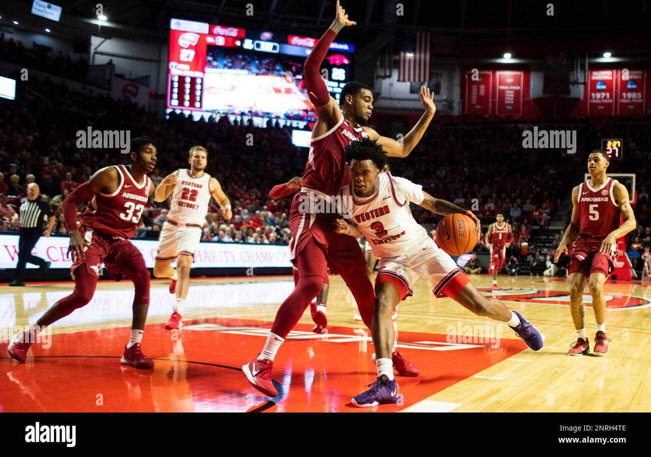 Western Kentucky Hilltoppers guard Jordan Rawls (3) drives to the lane ...