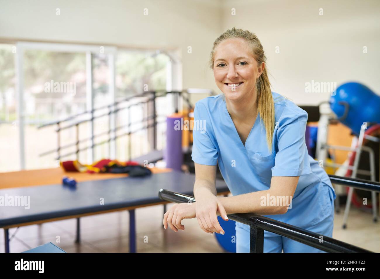 Portrait physiotherapy woman smiling hi-res stock photography and ...