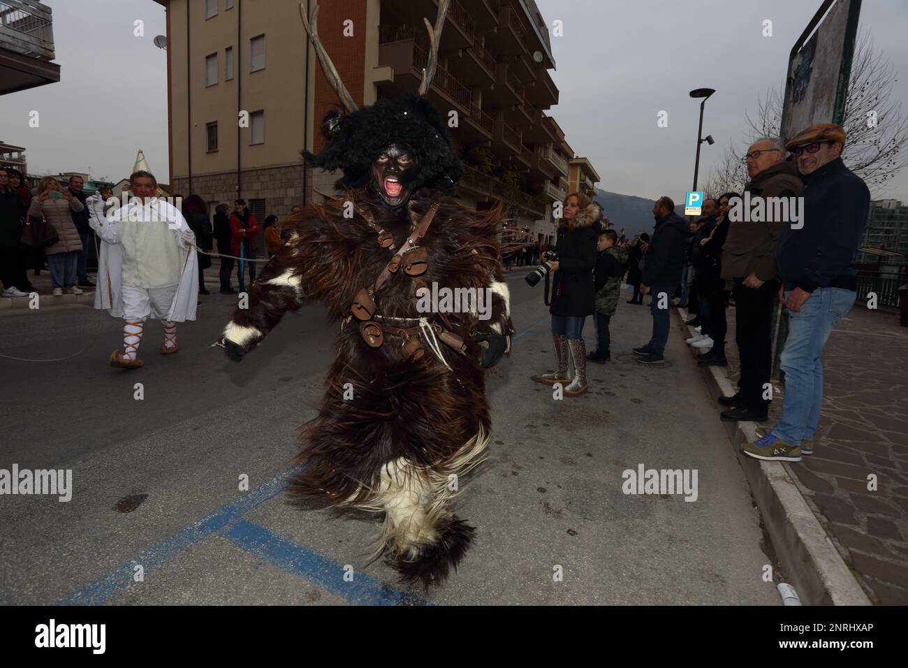 Masques zoomorphes du carnaval europeen hi-res stock photography and ...