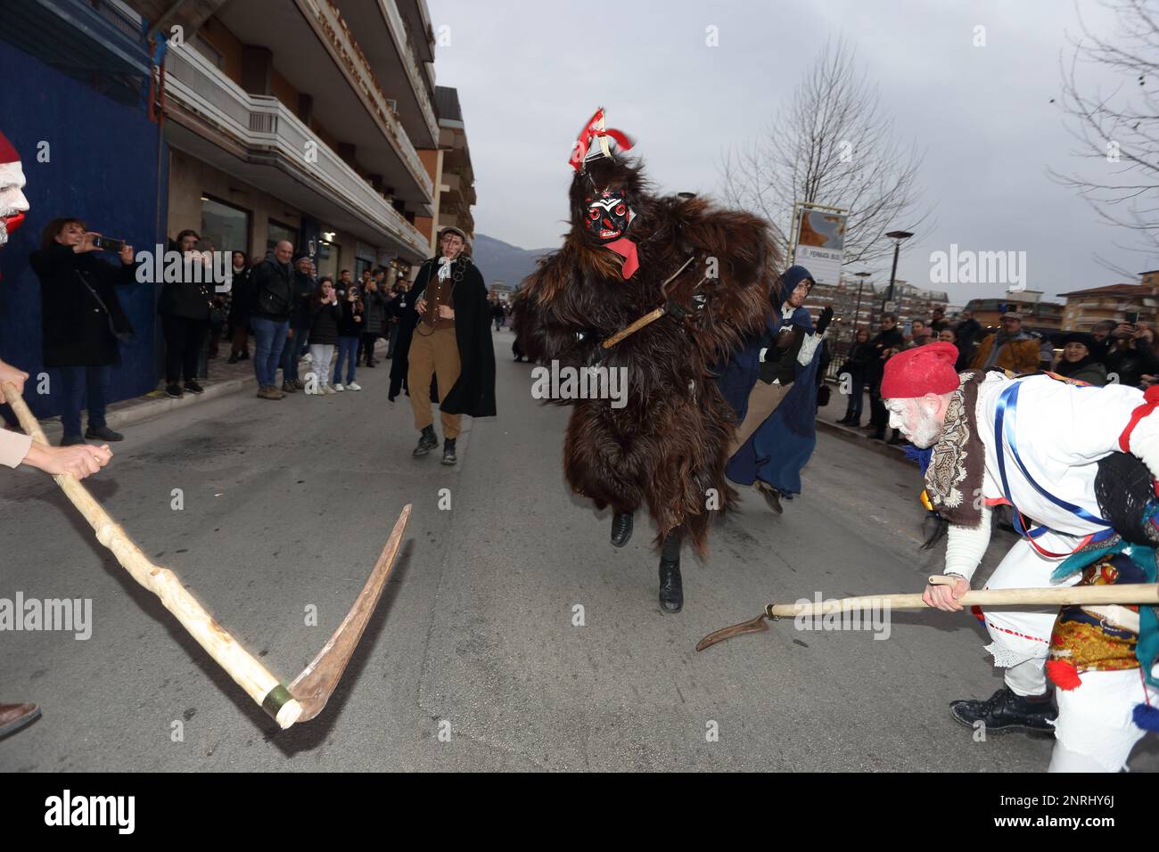 Masques zoomorphes du carnaval europeen hi-res stock photography and ...