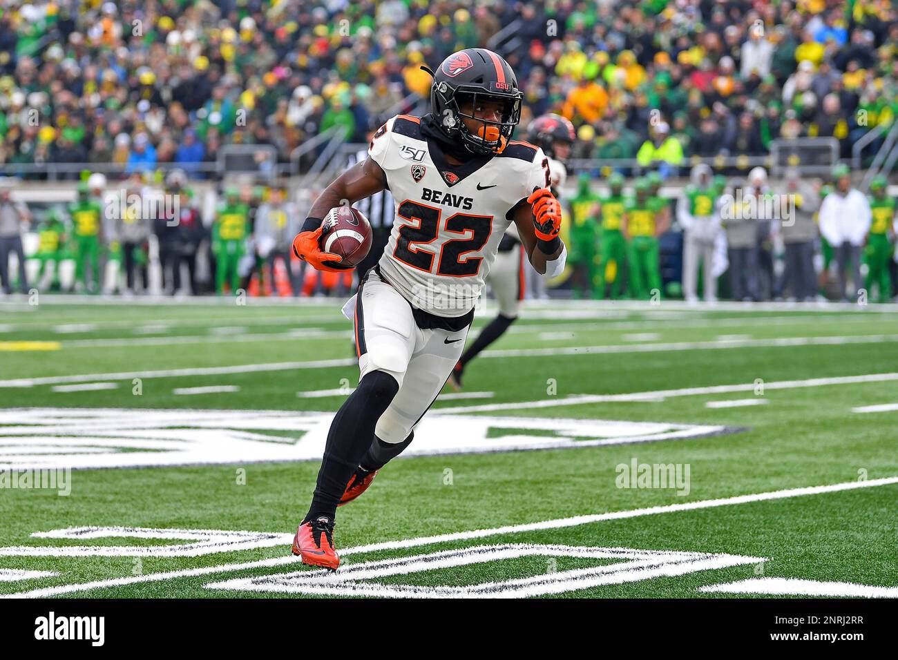 Oregon State Beavers running back Jermar Jefferson (22) runs with the ...