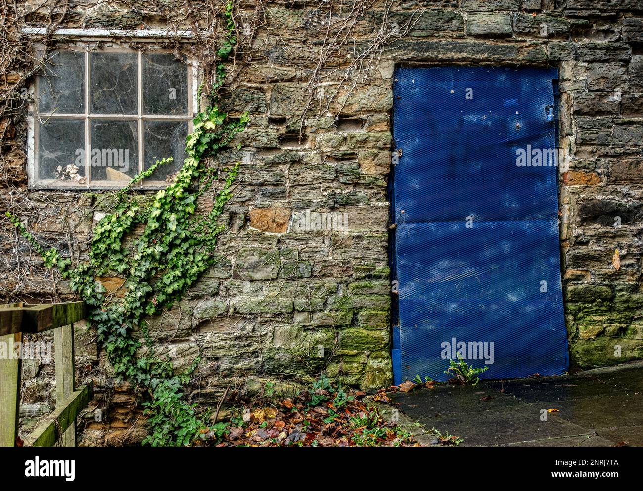 Old mill door hi-res stock photography and images - Alamy