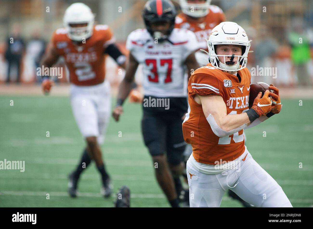 November 29, 2019: Texas Longhorns Jake Smith #16 in action during the ...
