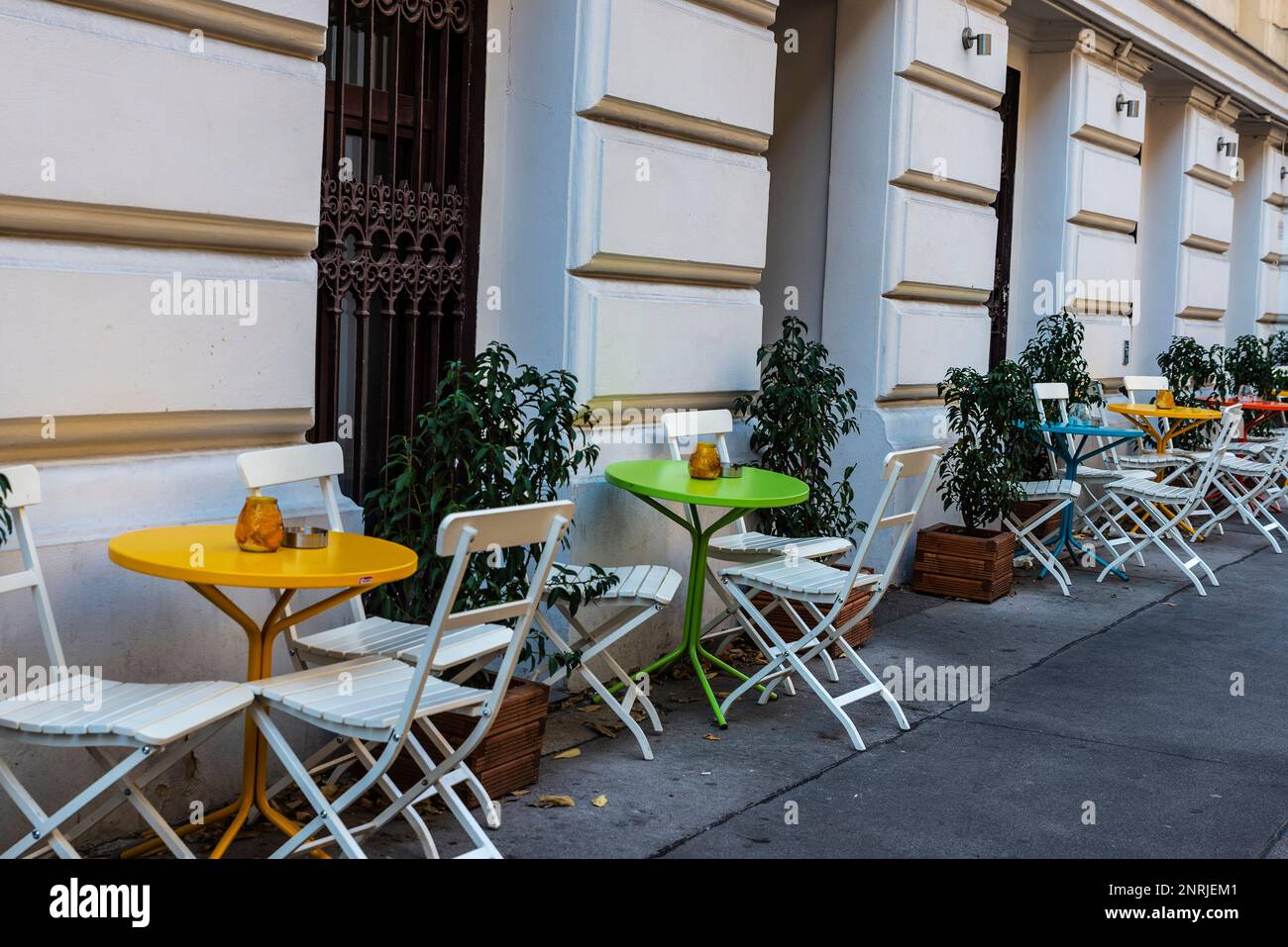 Terrace bar vienna hi-res stock photography and images - Alamy