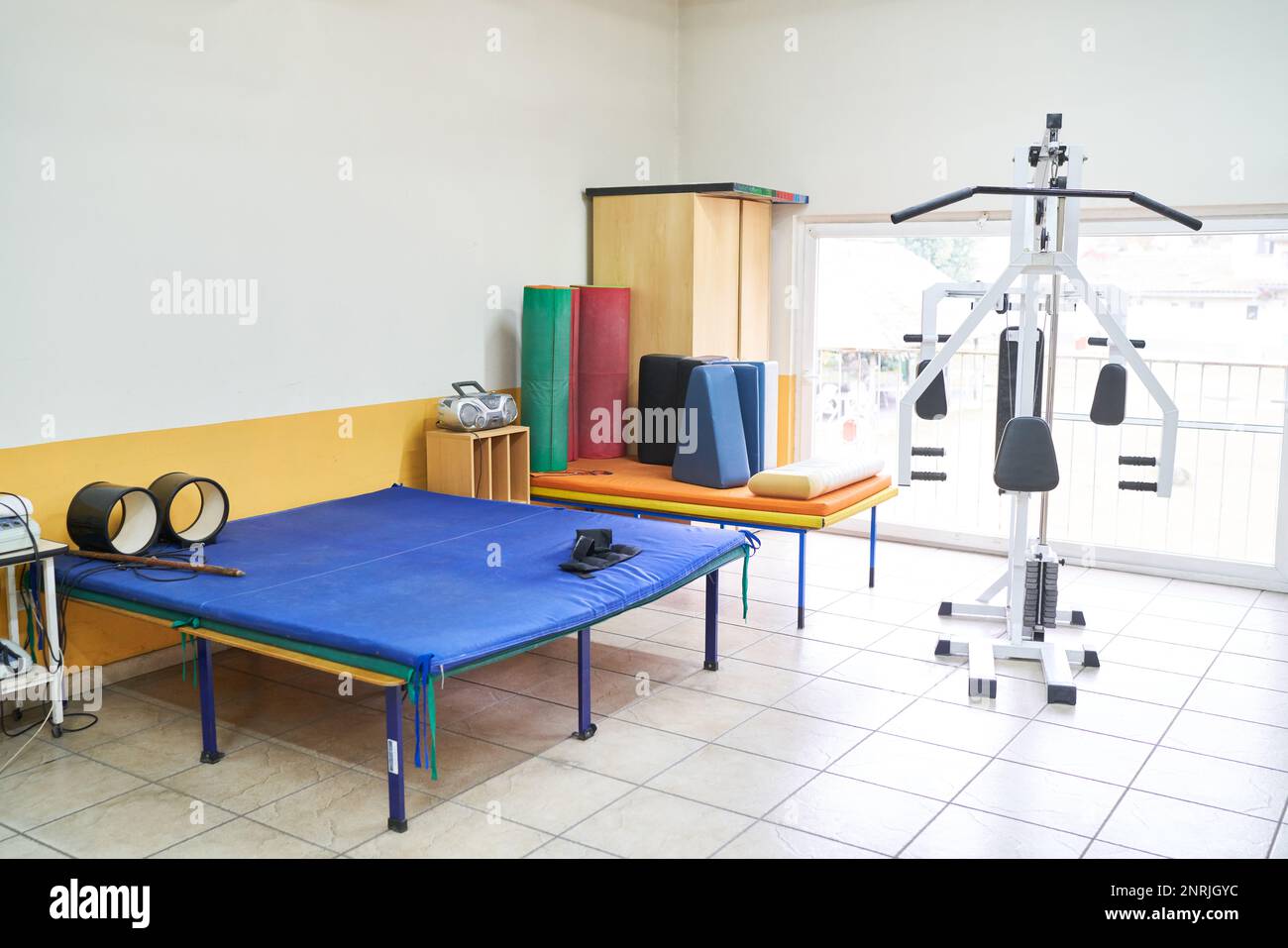 Recovery room bed hi-res stock photography and images - Alamy