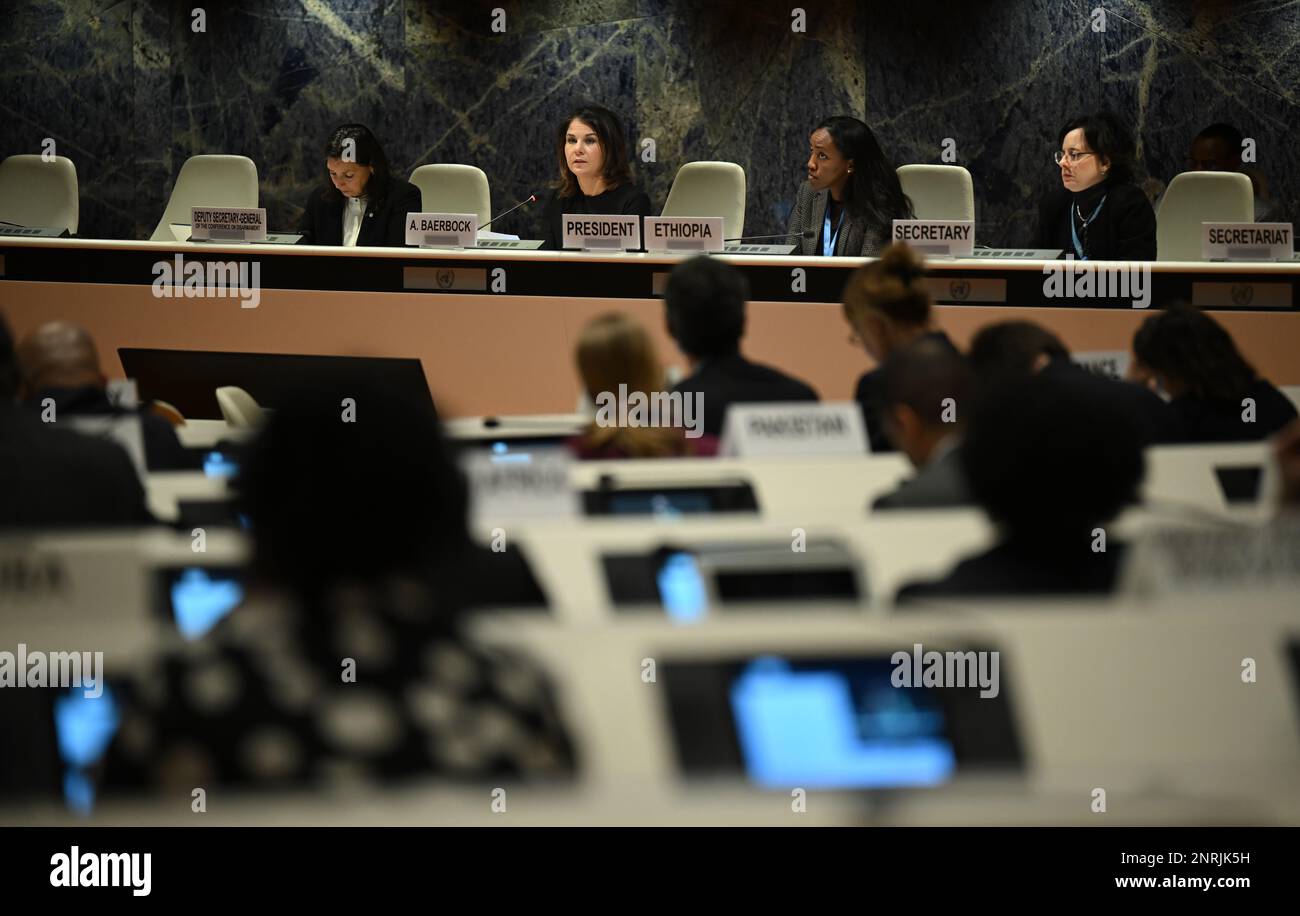 Disarmament geneva conference hi-res stock photography and images - Alamy