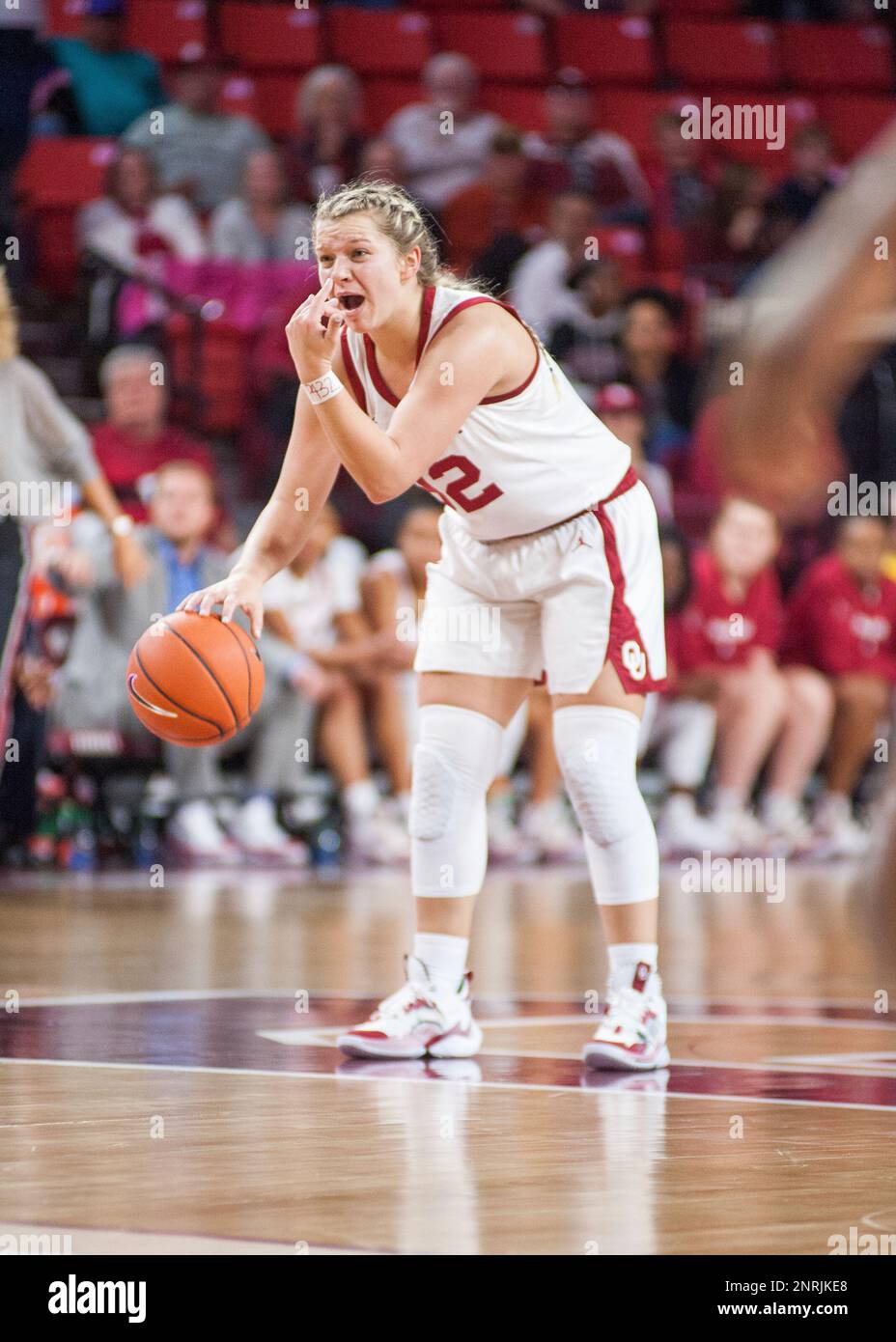 NORMAN, OK - NOVEMBER 26: Oklahoma (32) Tatum Vietenheimer Calling out ...