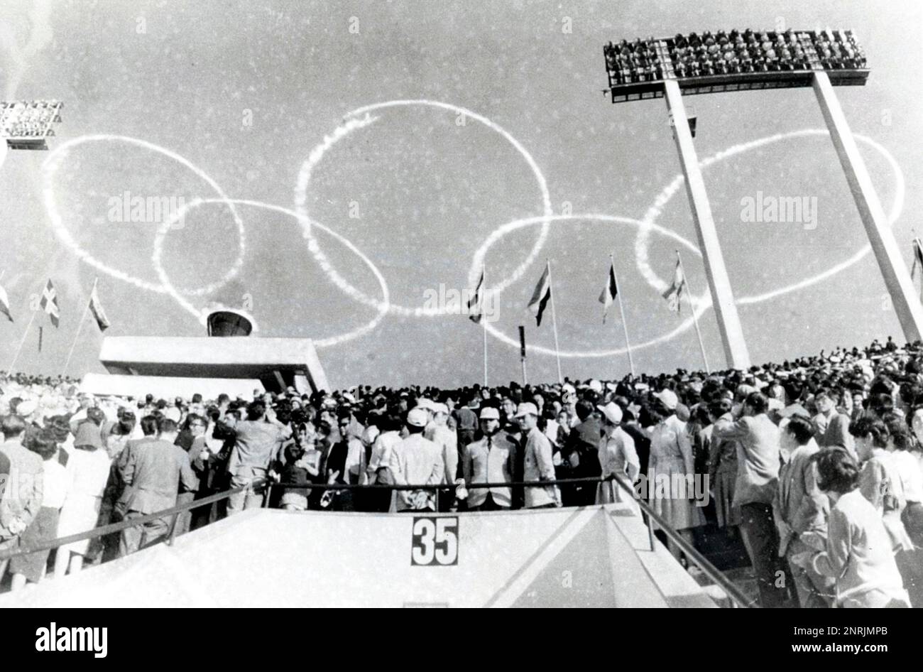 Olympic mark is drawn by Japan Self –defense force's aerobatic ...