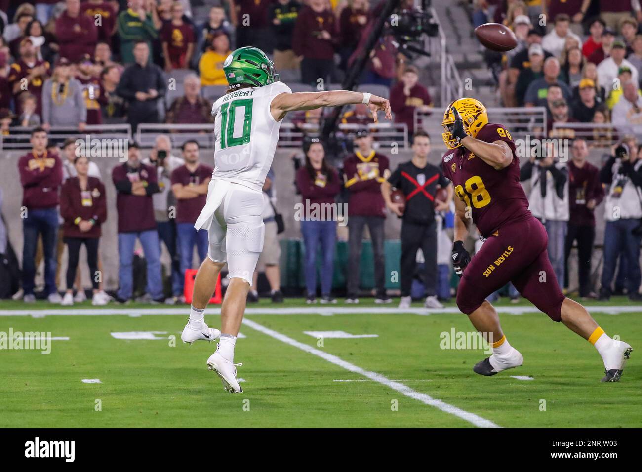 TEMPE, AZ - NOVEMBER 23: Oregon Ducks quarterback Justin Herbert (10 ...