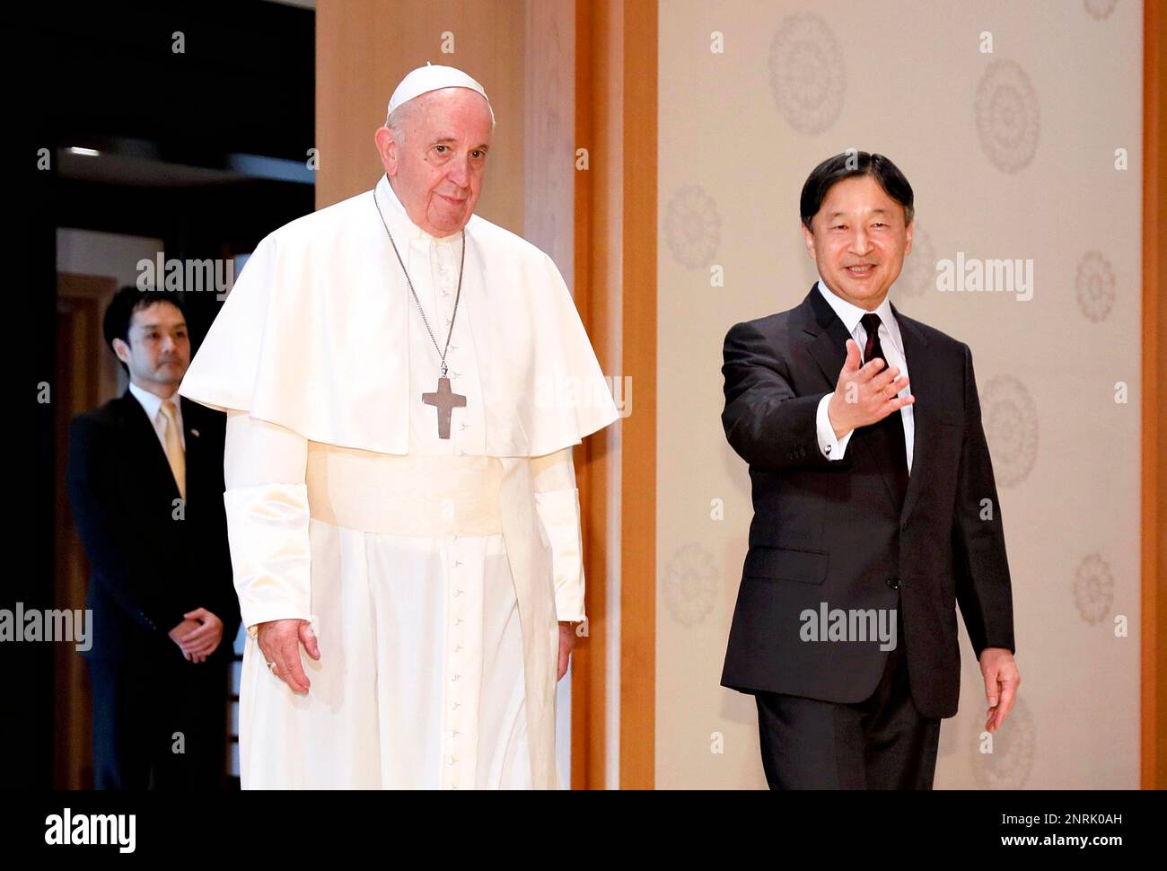 Pope Francis meets Japan's Emperor Naruhito at Imperial Palace in Tokyo ...