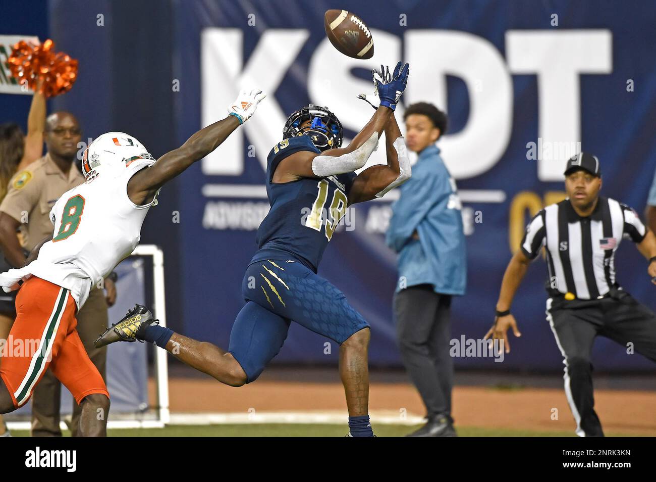 MIAMI, FL - NOVEMBER 23: FIU wide receiver Shemar Thornton (19 ...