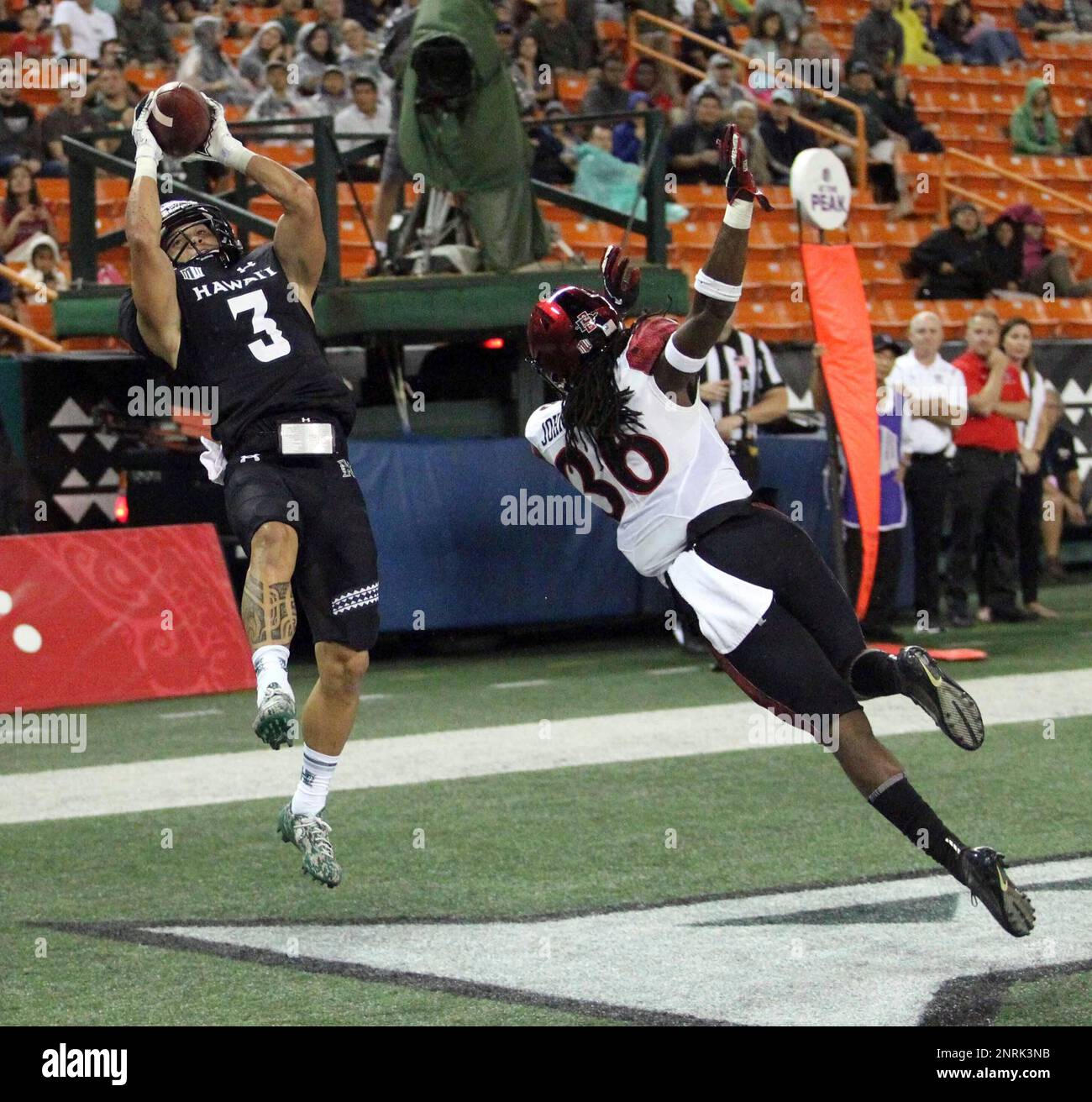 November 23, 2019 - Hawaii Rainbow Warriors wide receiver Jason-Matthew ...