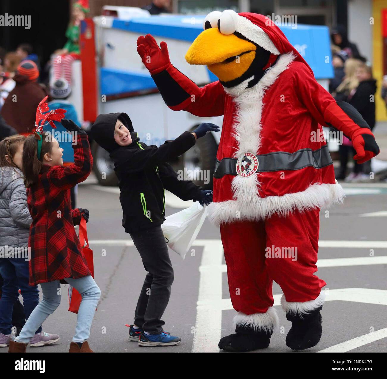 Wilkes-Barre Scranton Penguins Hockey Mascot Tux makes friends with ...