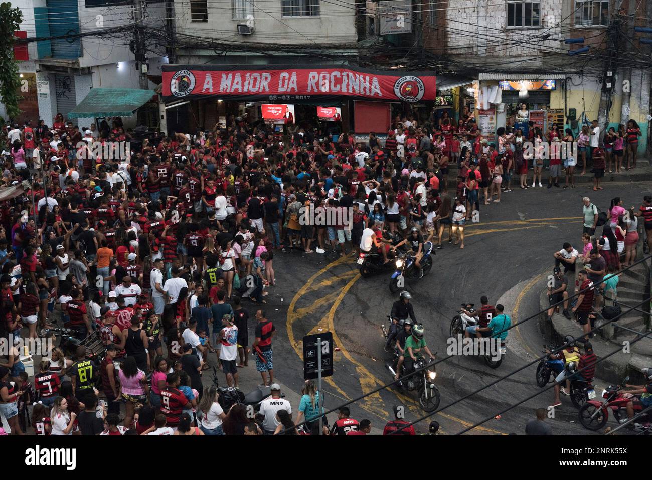 RJ - Rio de Janeiro - 11/23/2019 - Flamengo fans in the Rocinha slum ...
