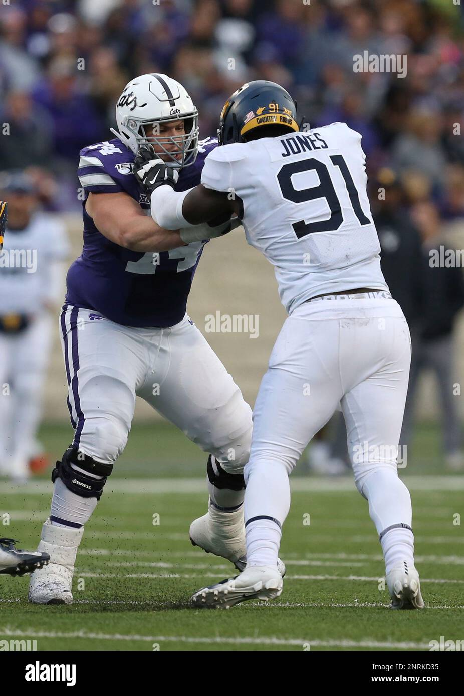 MANHATTAN, KS - NOVEMBER 16: Kansas State Wildcats offensive lineman ...