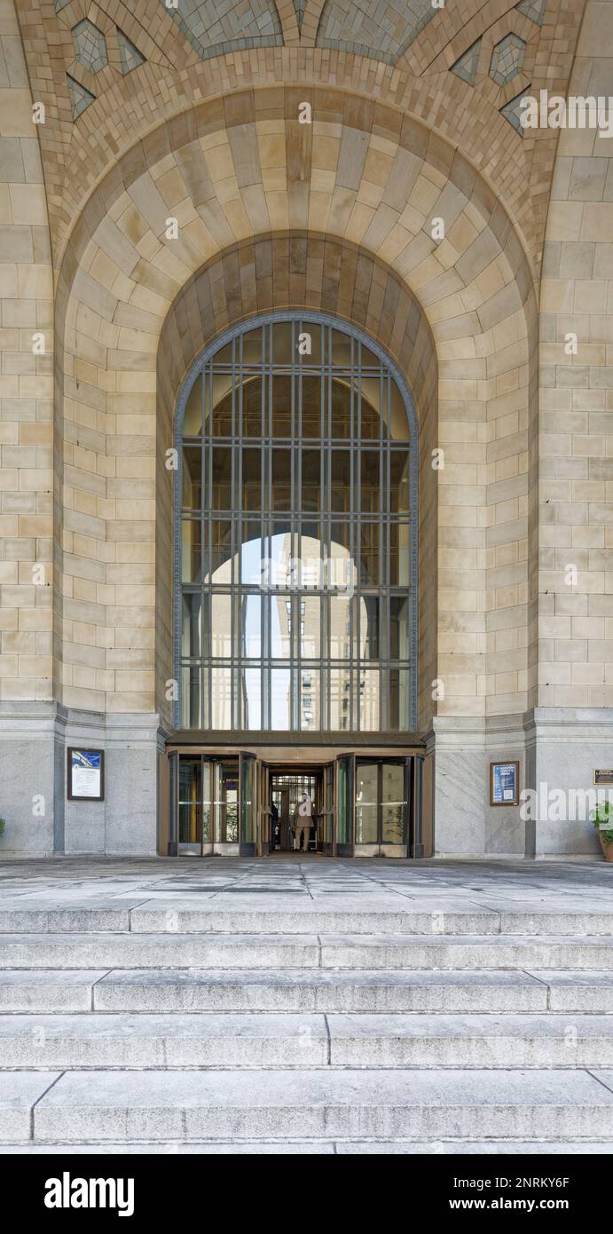 Pittsburgh Downtown: Beaux Arts style seat of government, the landmark ...