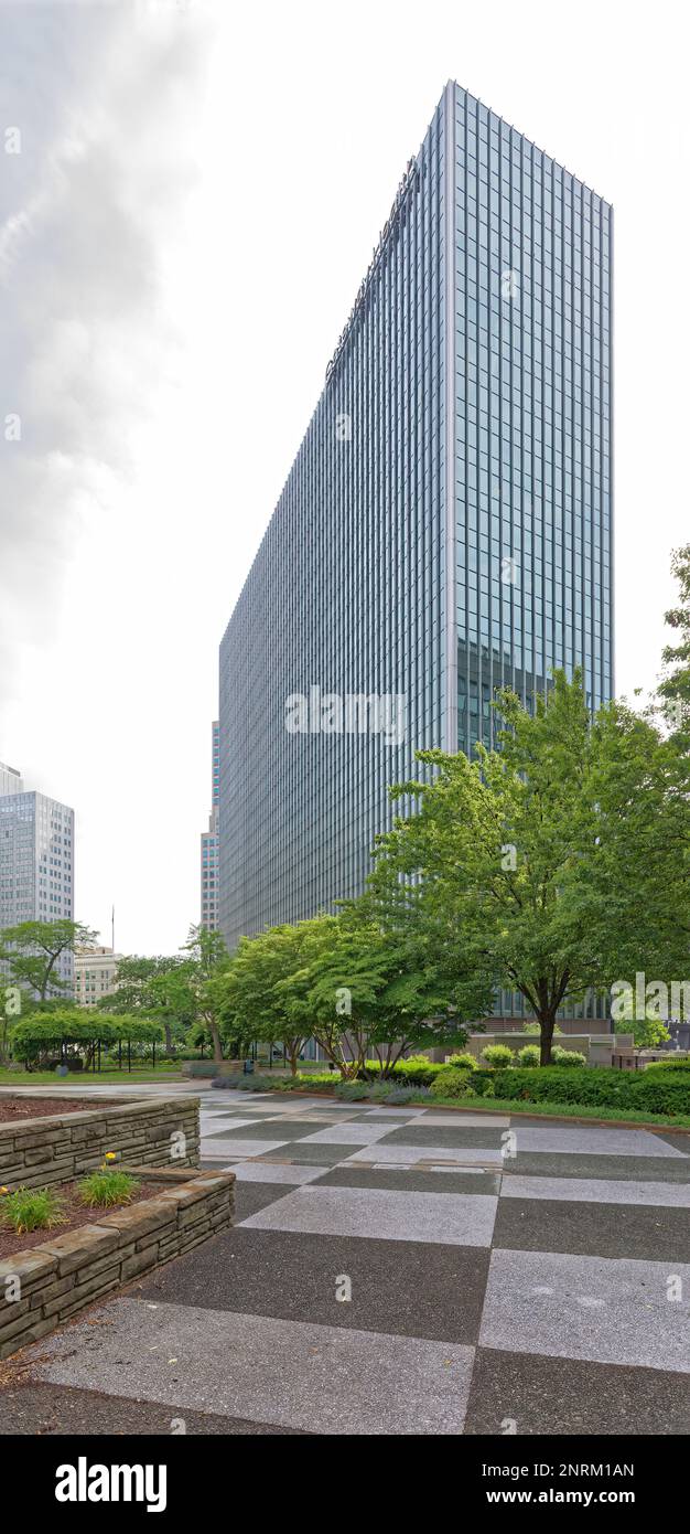 Pittsburgh Downtown: Four Gateway Center is a 22-story mirror-clad ...