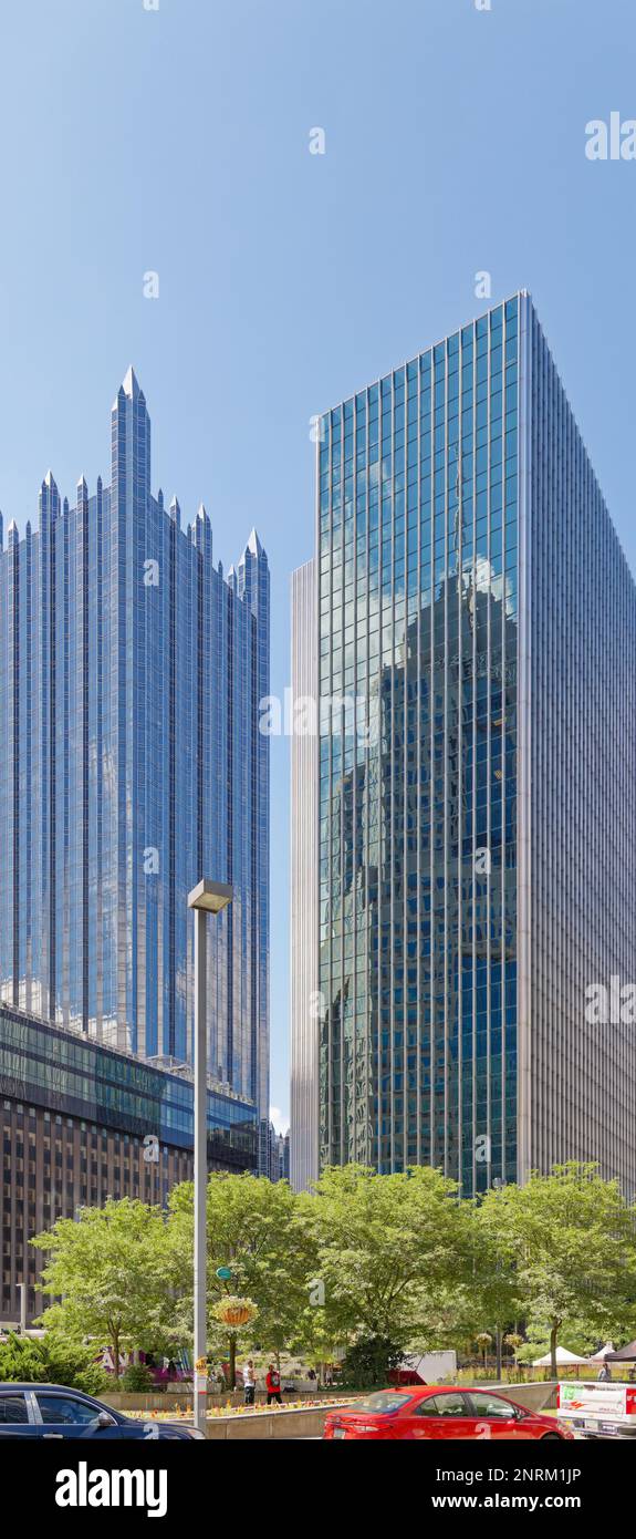 Pittsburgh Downtown: Four Gateway Center is a 22-story mirror-clad ...