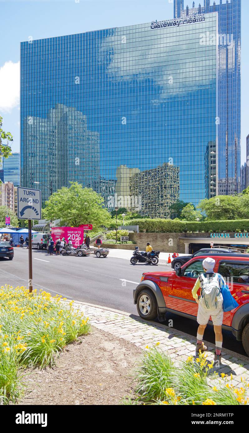 Pittsburgh Downtown: Four Gateway Center is a 22-story mirror-clad ...