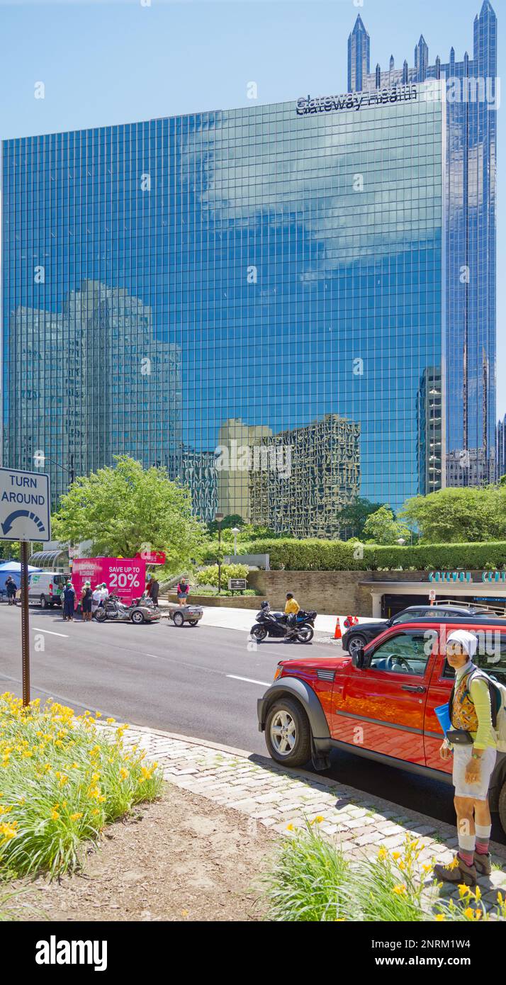 Pittsburgh Downtown: Four Gateway Center is a 22-story mirror-clad ...