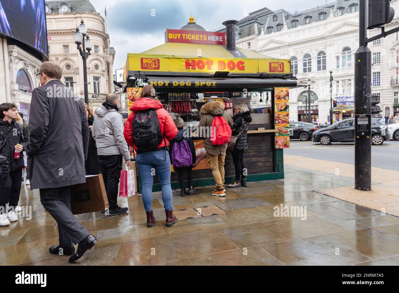 Hot dog stall in London Stock Photo - Alamy
