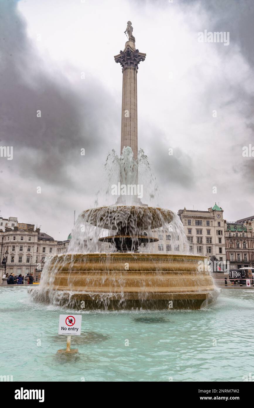Nelsons Column No Entry sign Stock Photo - Alamy