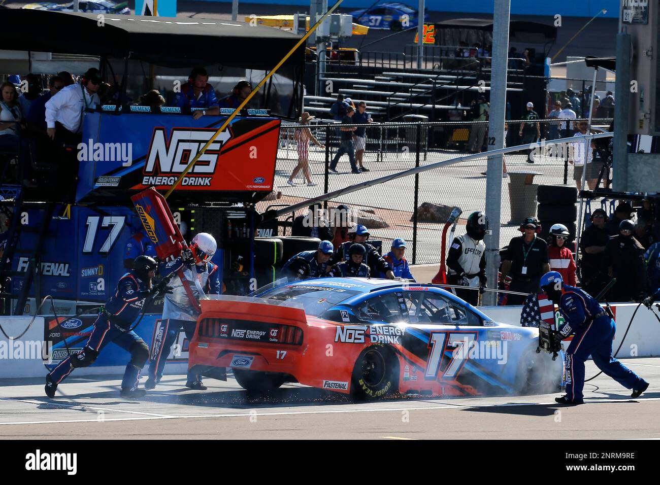 #17: Ricky Stenhouse Jr., Roush Fenway Racing, Ford Mustang NOS Energy ...